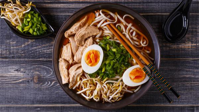 Aprende a preparar la tradicional receta de la sopa ramen