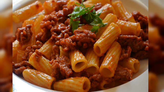 ¿Cómo se prepara los ricos macarrones con carne molida y papa a la ...