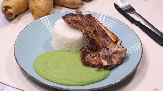 Aprende a preparar un exquisito puré de espinacas con churrasco