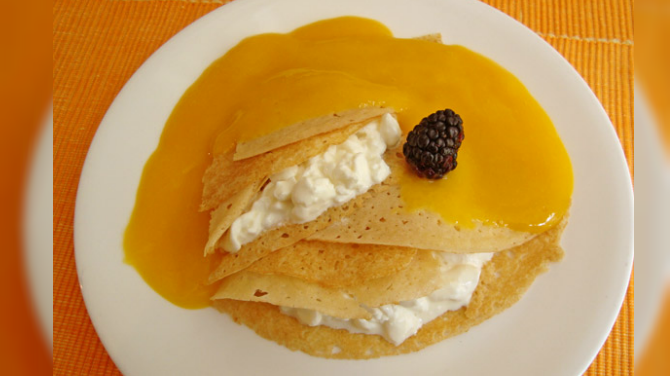 Degusta esta tarde un buenísimo crepe en salsa de durazno