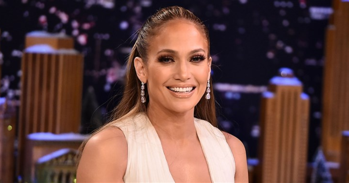 Mira como luce Jennifer López sin maquillaje, a días de sus 50 años