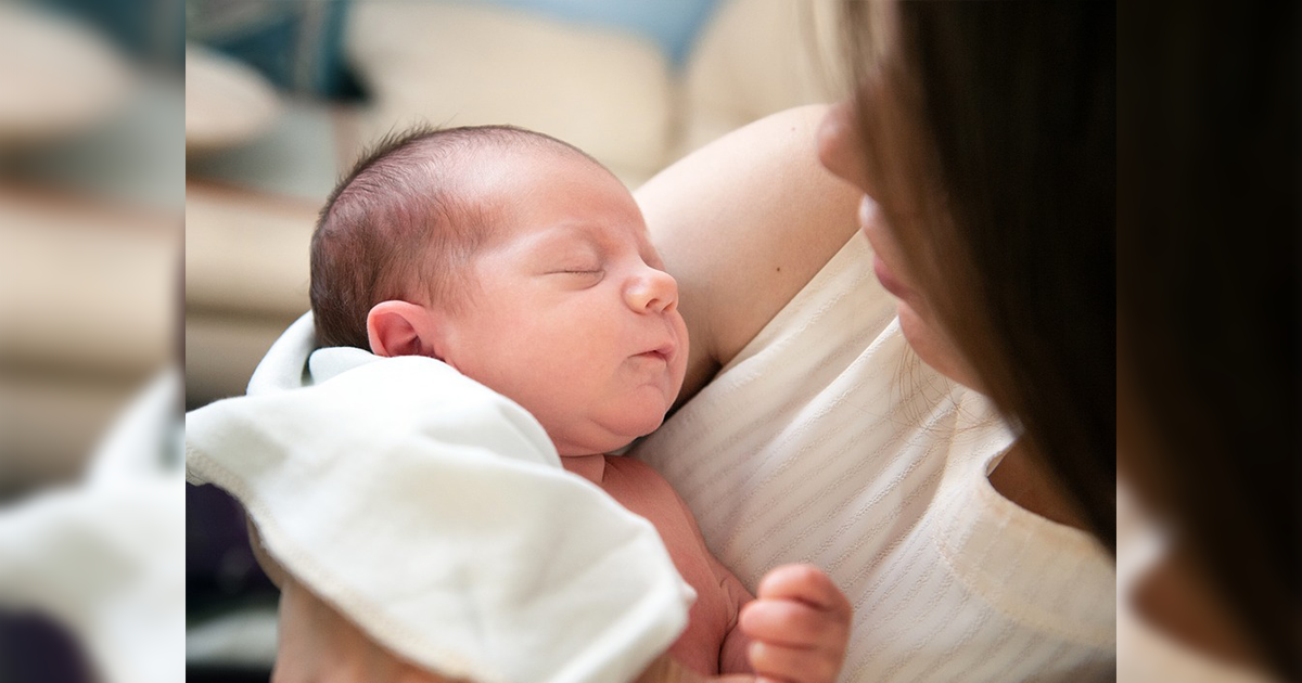 ¿Qué hago si mi bebé eructa mucho? Aquí te explicamos