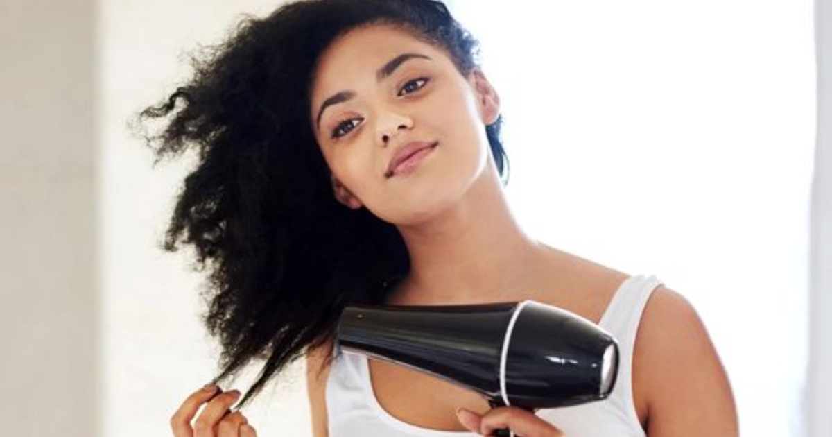 4 pasos para secar tu cabello correctamente y evitar quebrarlo
