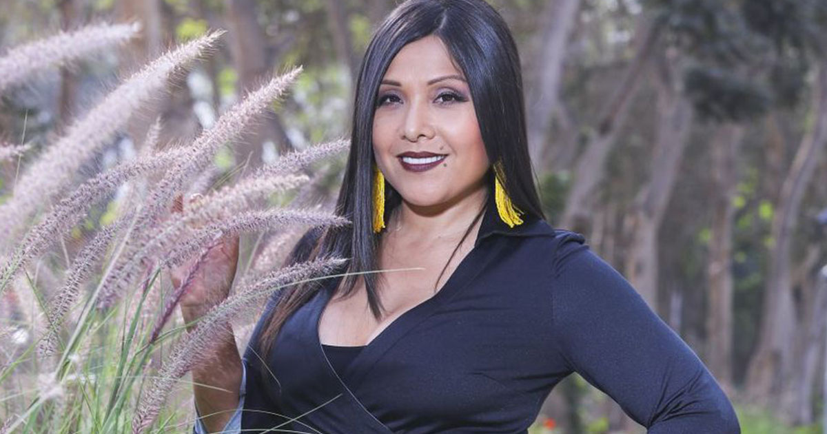 Tula Rodríguez y su hija llevan la mascarilla con vincha para estar ...