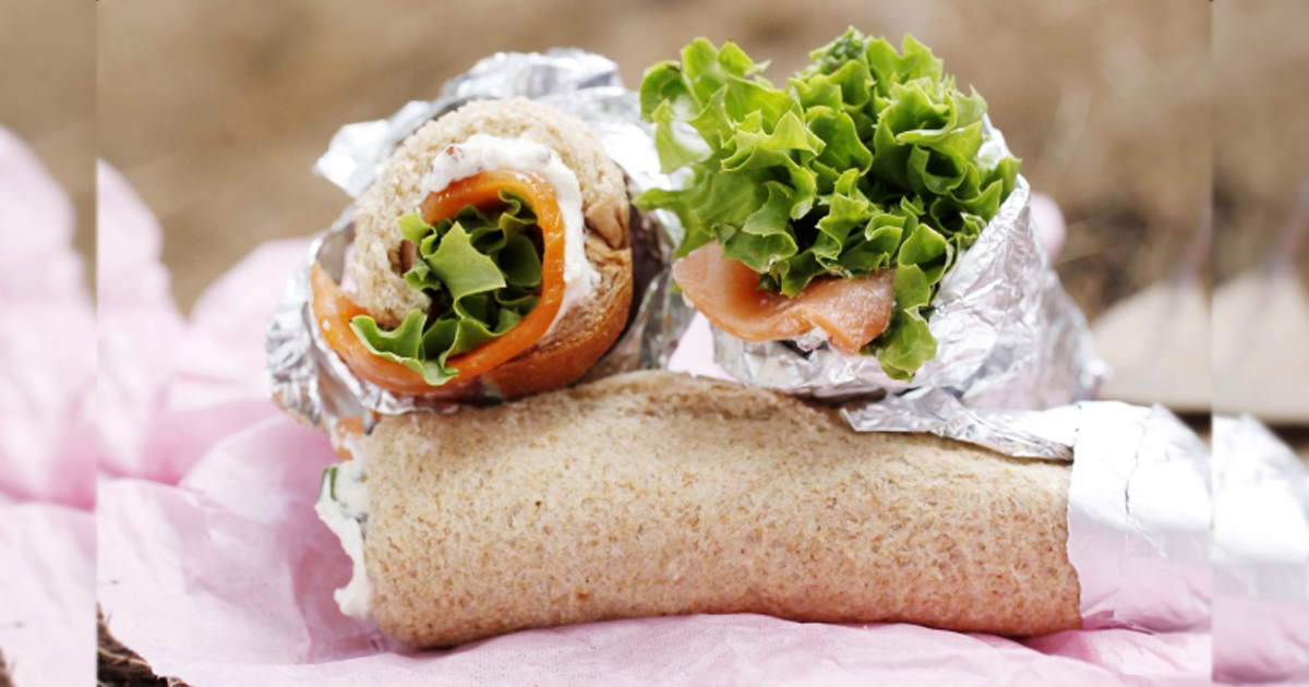 Deliciosos rollitos de pan de molde integral muy fáciles de preparar
