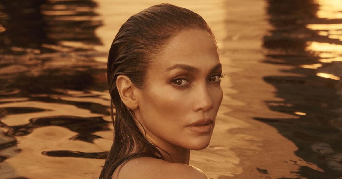 Jennifer Lopez estrena videoclip luciendo traje etéreo firmado por ...