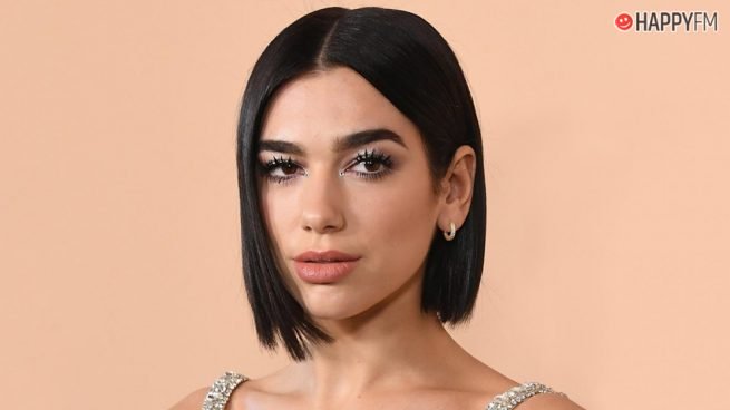 Dua Lipa confirma la vigencia de la tendencia a crochet con un pícaro ...