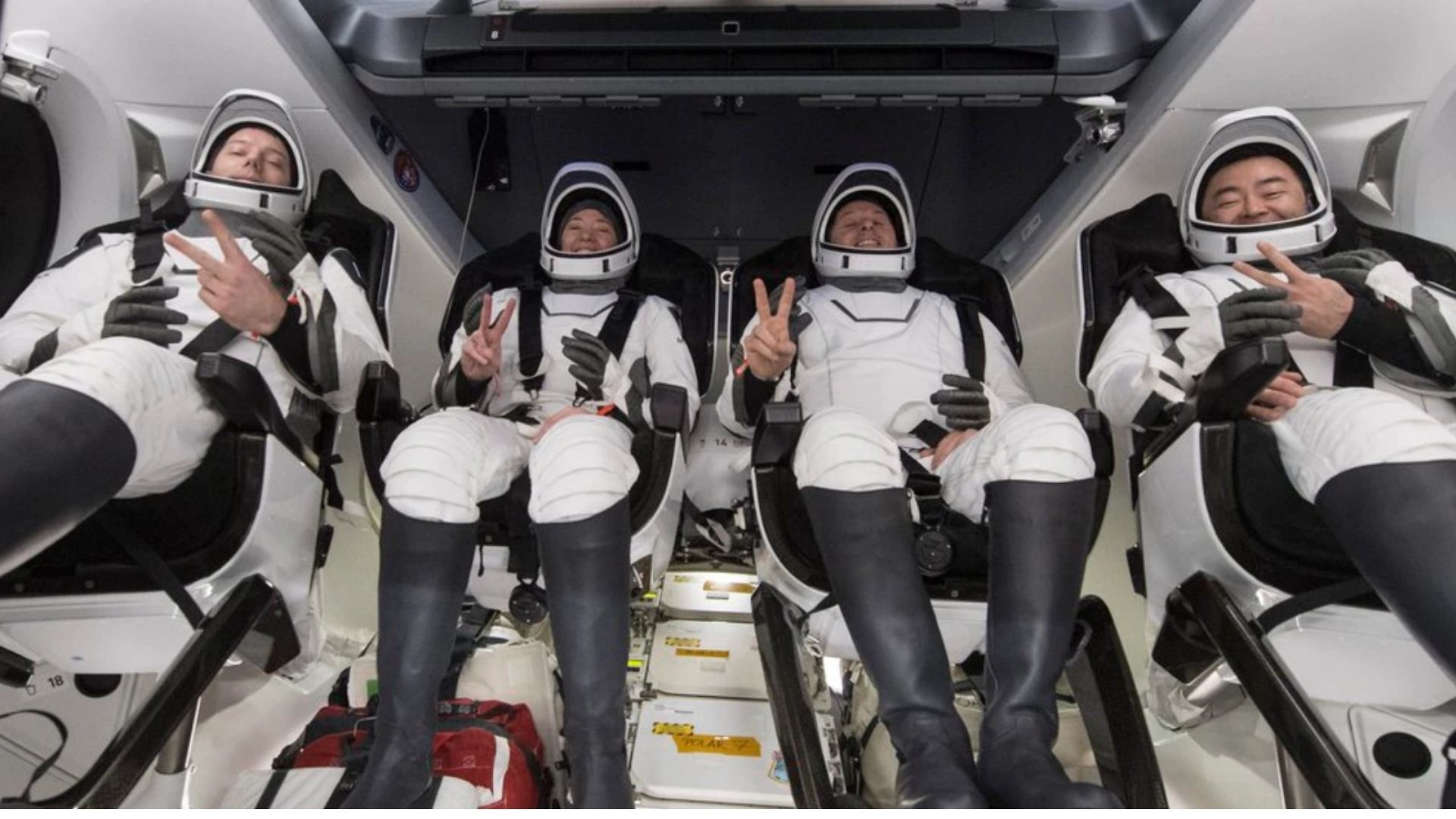 SpaceX: Astronautas regresan después de 200 días en la Estación Espacial