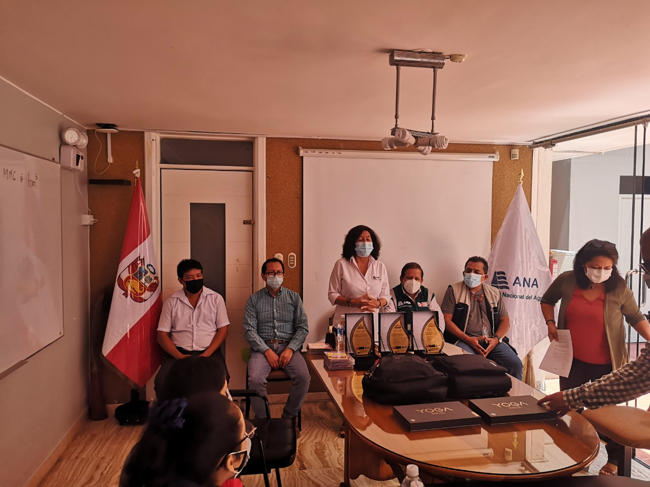 Premian a ganadores de concurso escolar por Semana del Agua