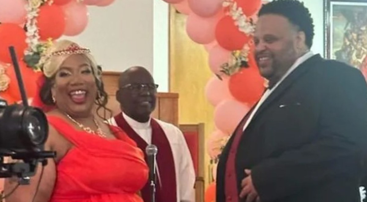 Mujer se casó con su novio de toda la vida, pero quedó viuda a los 10 ...